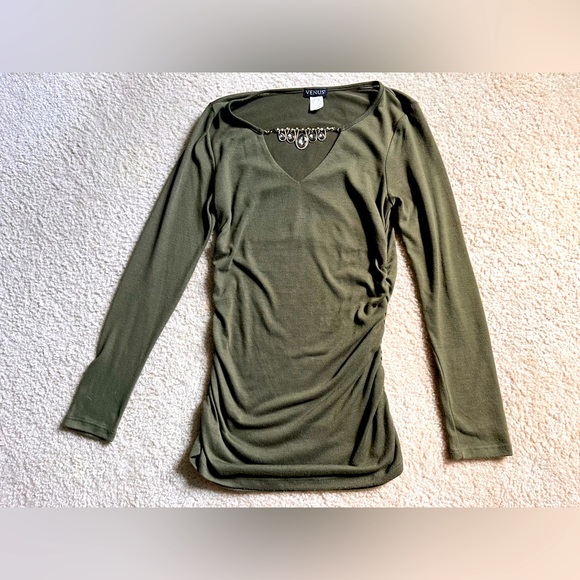 VENUS | Tops | 32 Venus Long Sleeved Dress Shirt | Poshmark